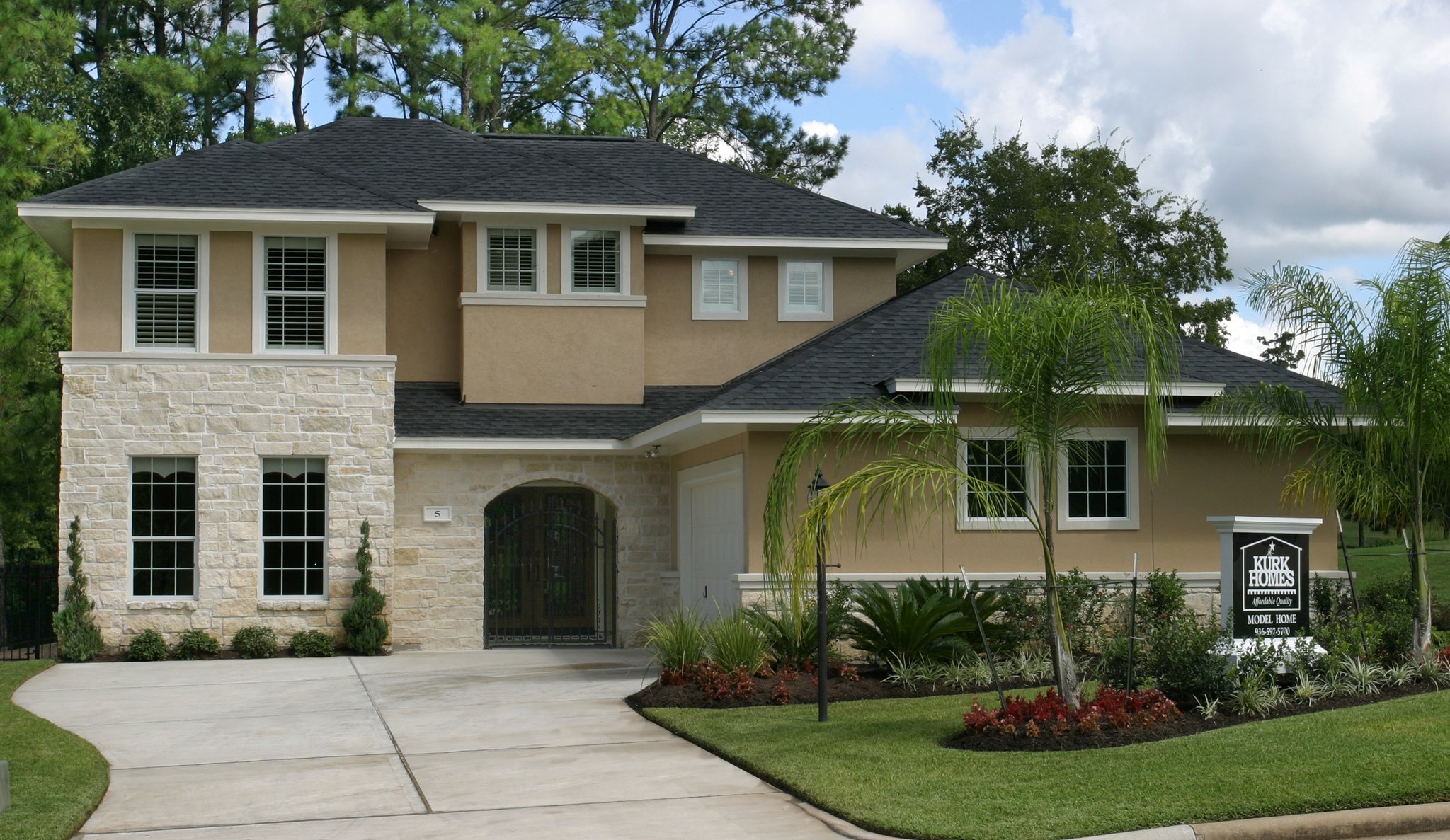 Custom vs. Tract/Production Homes